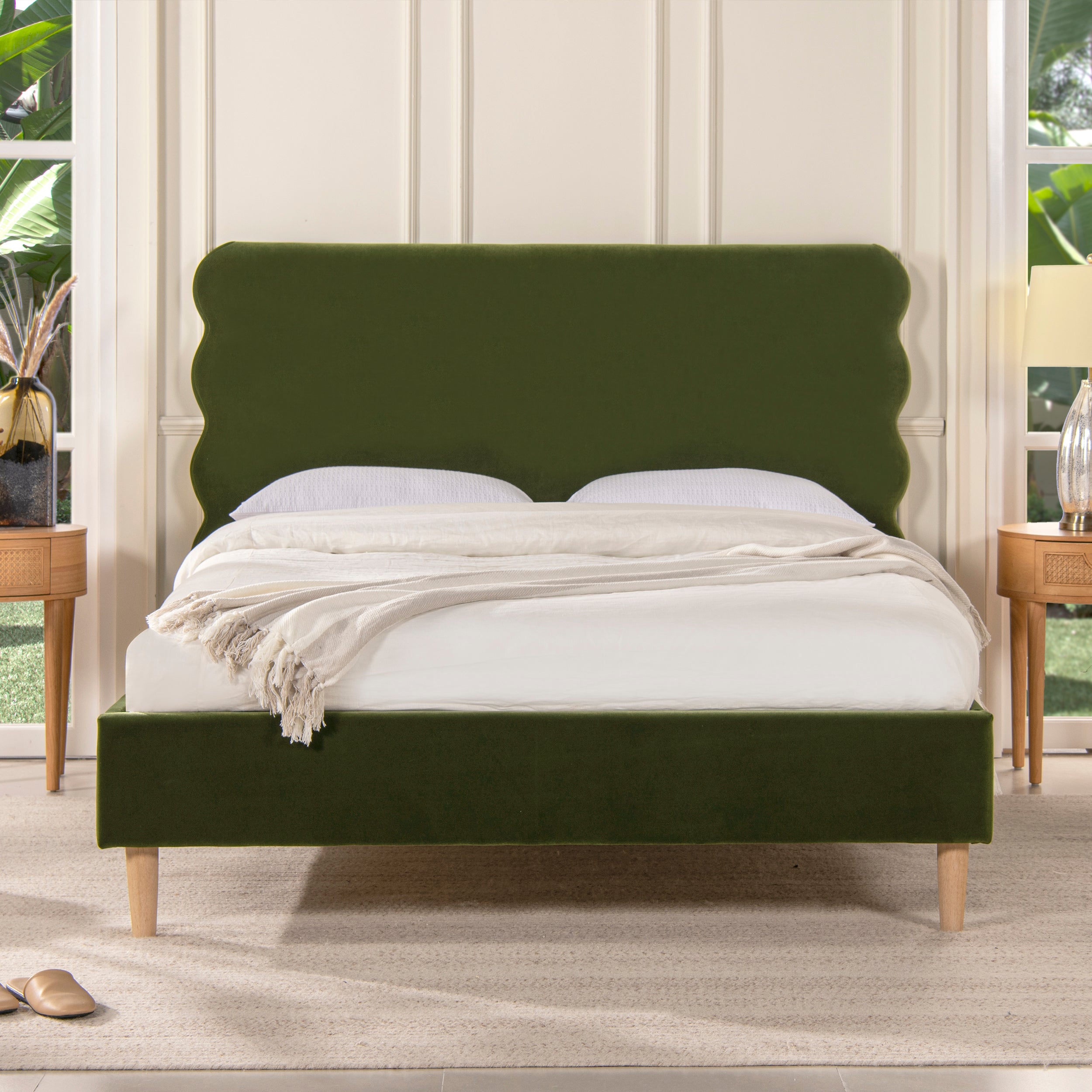 Essencee Upholstered Platform Bed with Wavy Headboard and Wood Legs ...