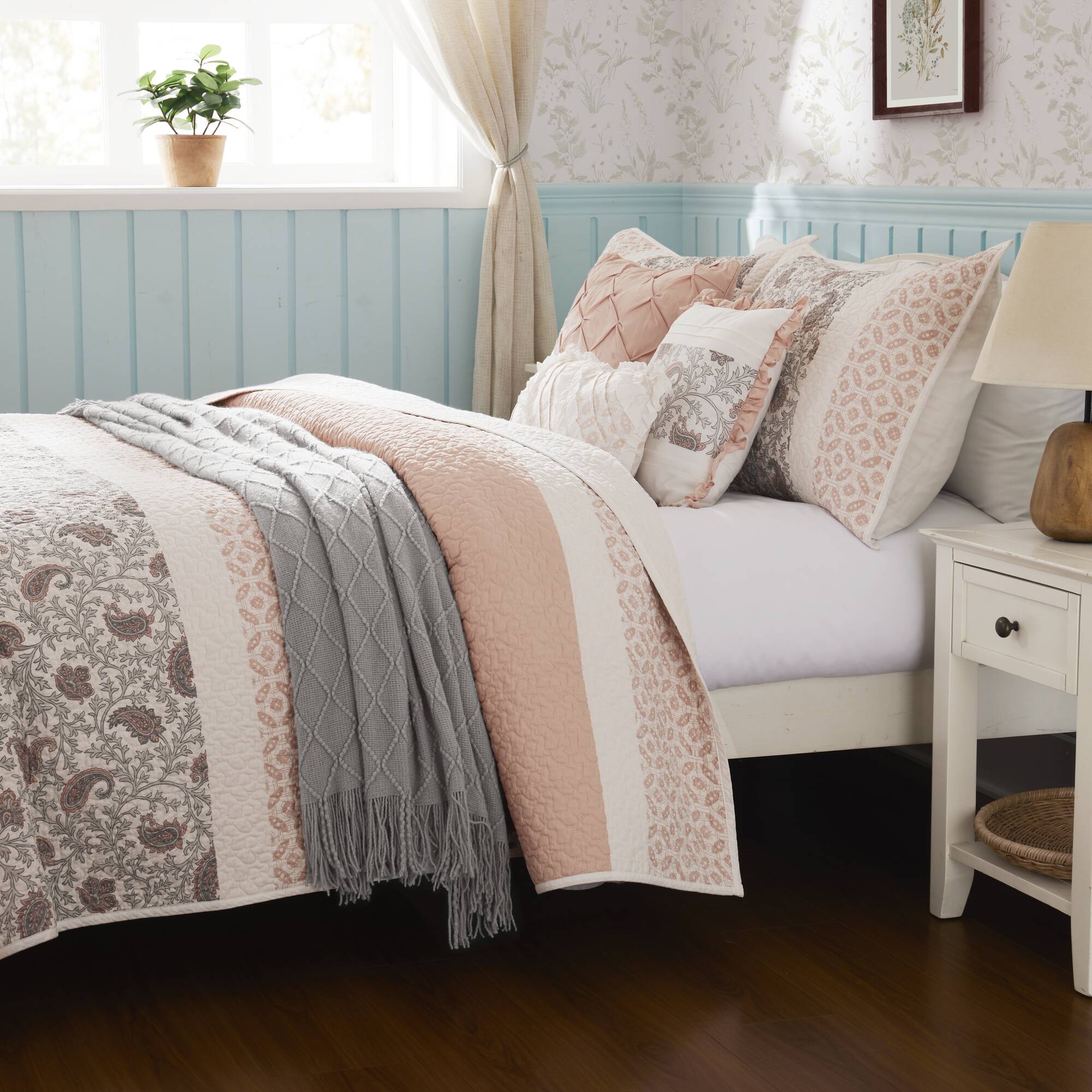 Dawn 6-Piece Cotton Percale Quilt Set with Throw Pillows – Pier 1