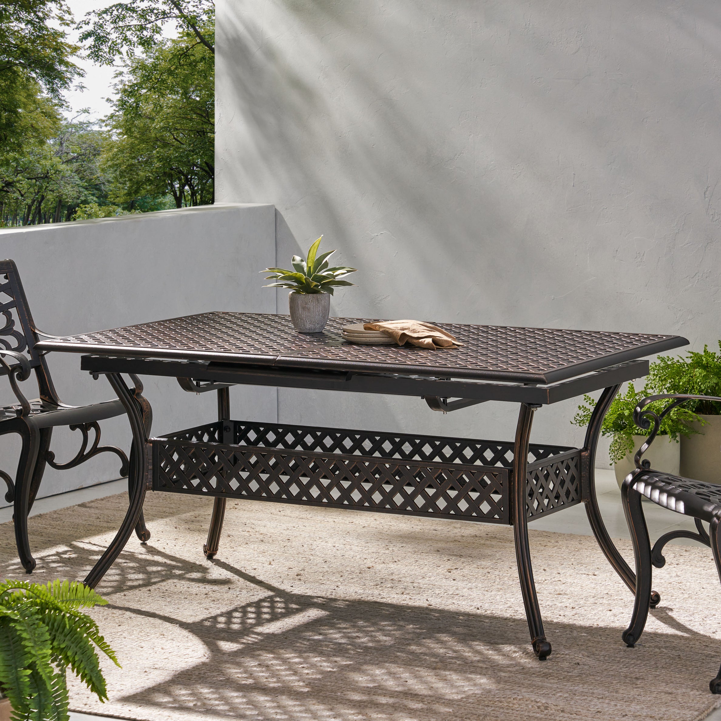 Outdoor Expandable Dining Table – Pier 1